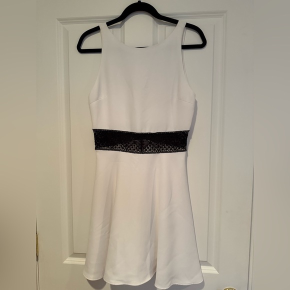 Alice + Olivia | Dresses | Alice Olivia White Mini Dress With Black ...